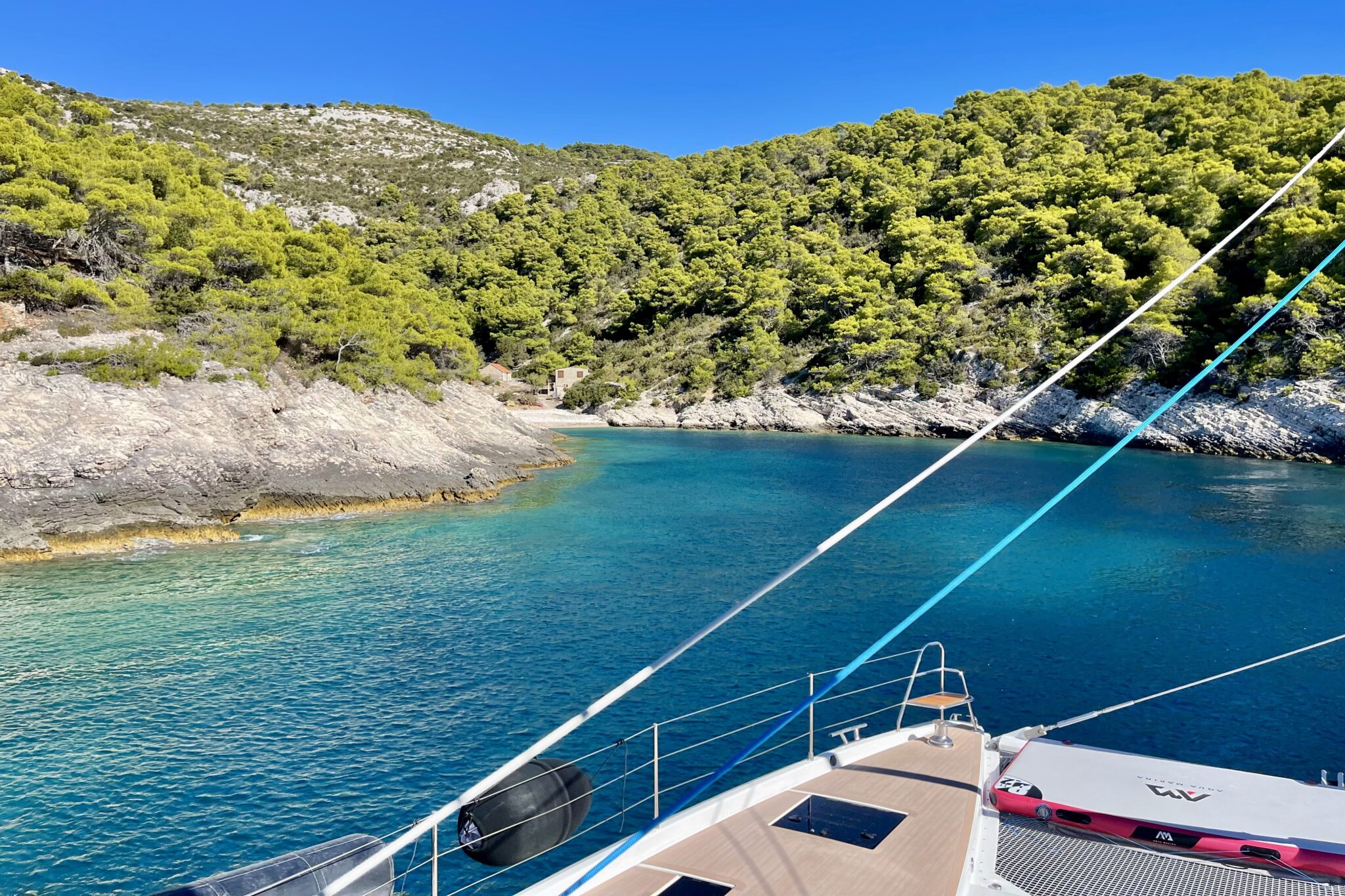 Best 7-Day Split Yacht Charter Itinerary incl. Vis, Hvar, Korcula